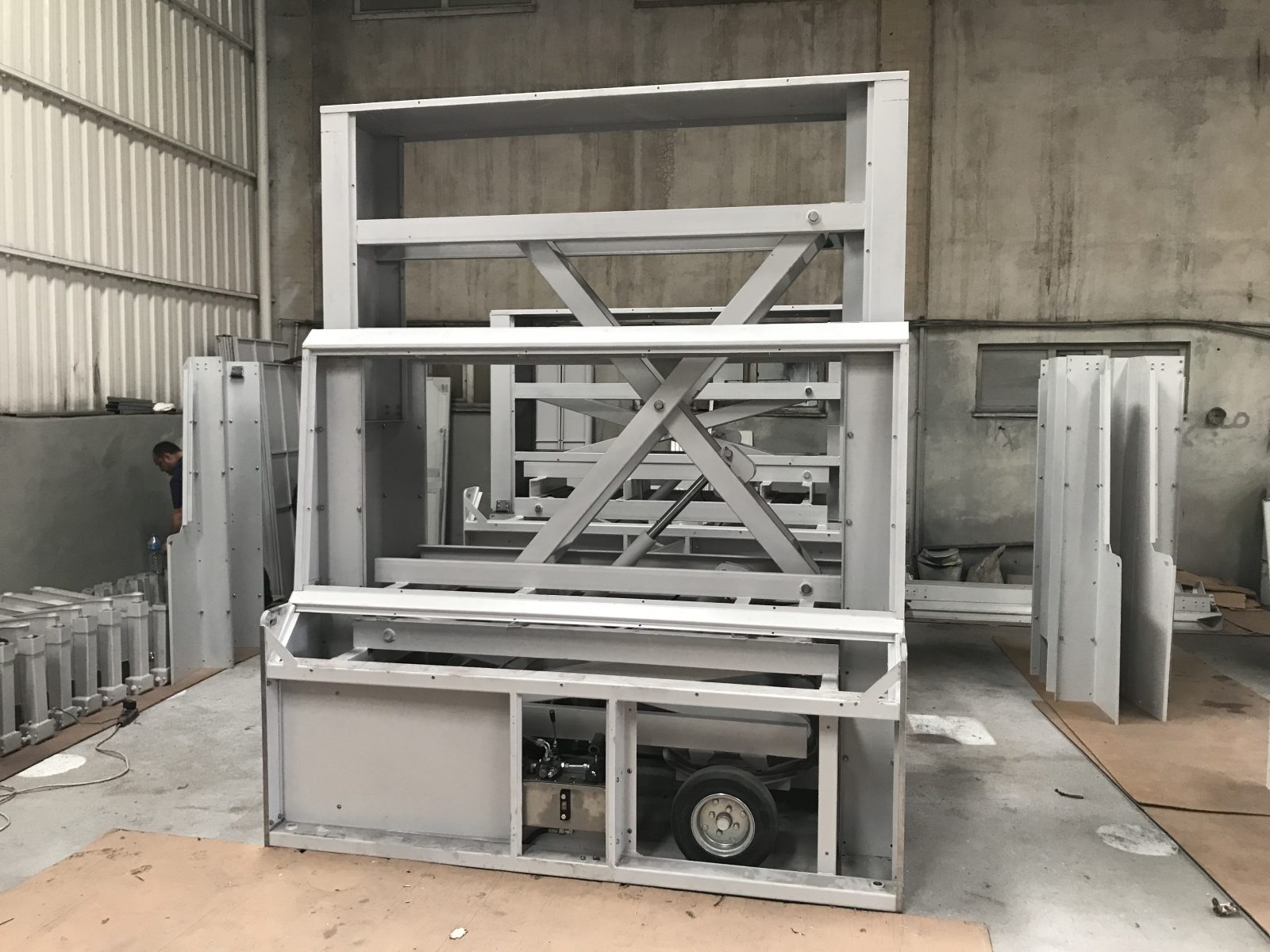 HYDRAULIC RAISABLE WALL & BARRIER – H.M.B Industrial Ltd.